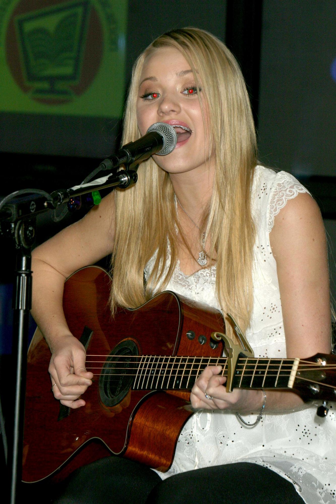 April 11 - Samsungs Hope for Education Program - Concert - 0029 - Aly & AJ Fan Gallery